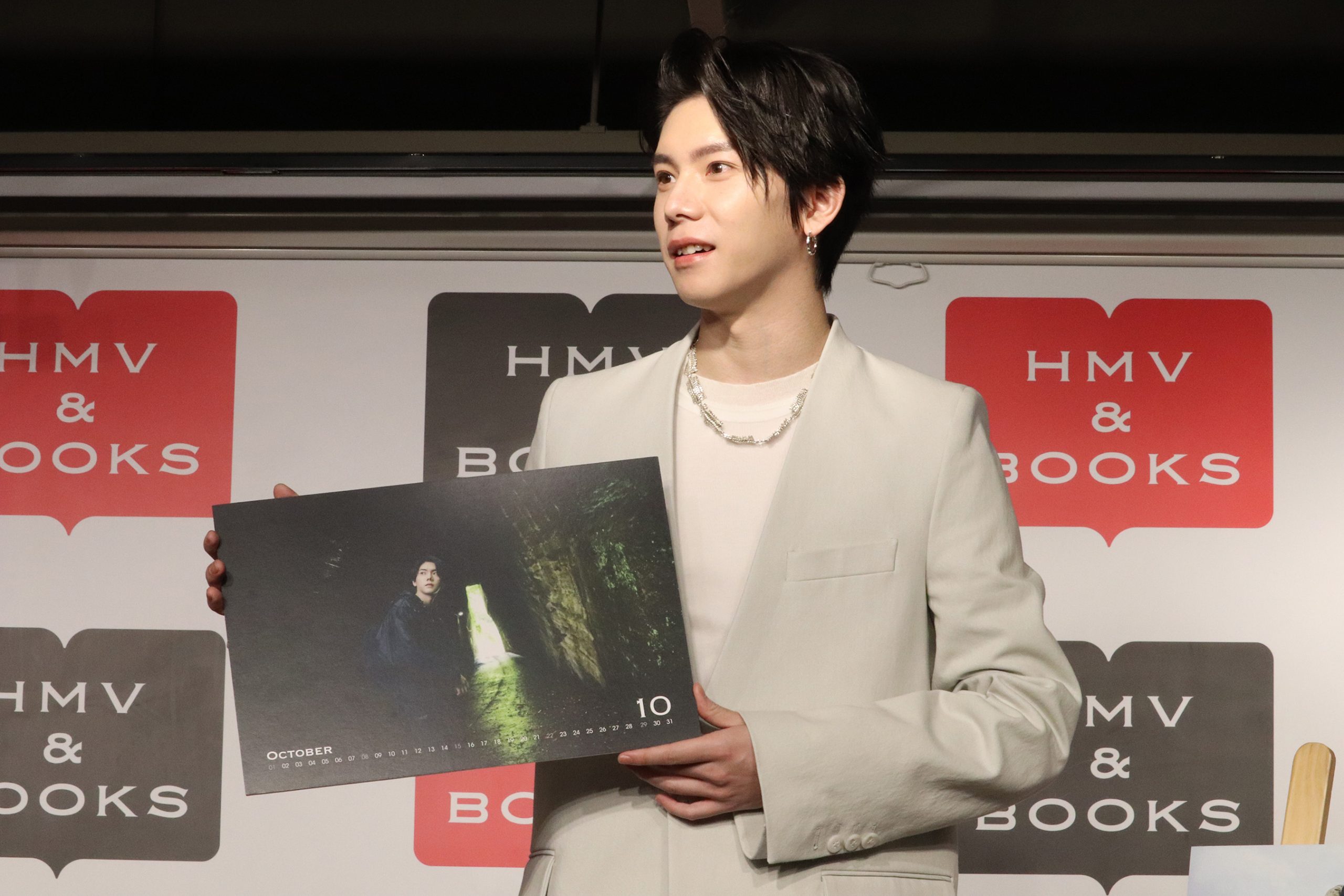 玉森裕太とのエピソードも...注目の二刀流アーティスト"YU"って知ってる？ - JJ