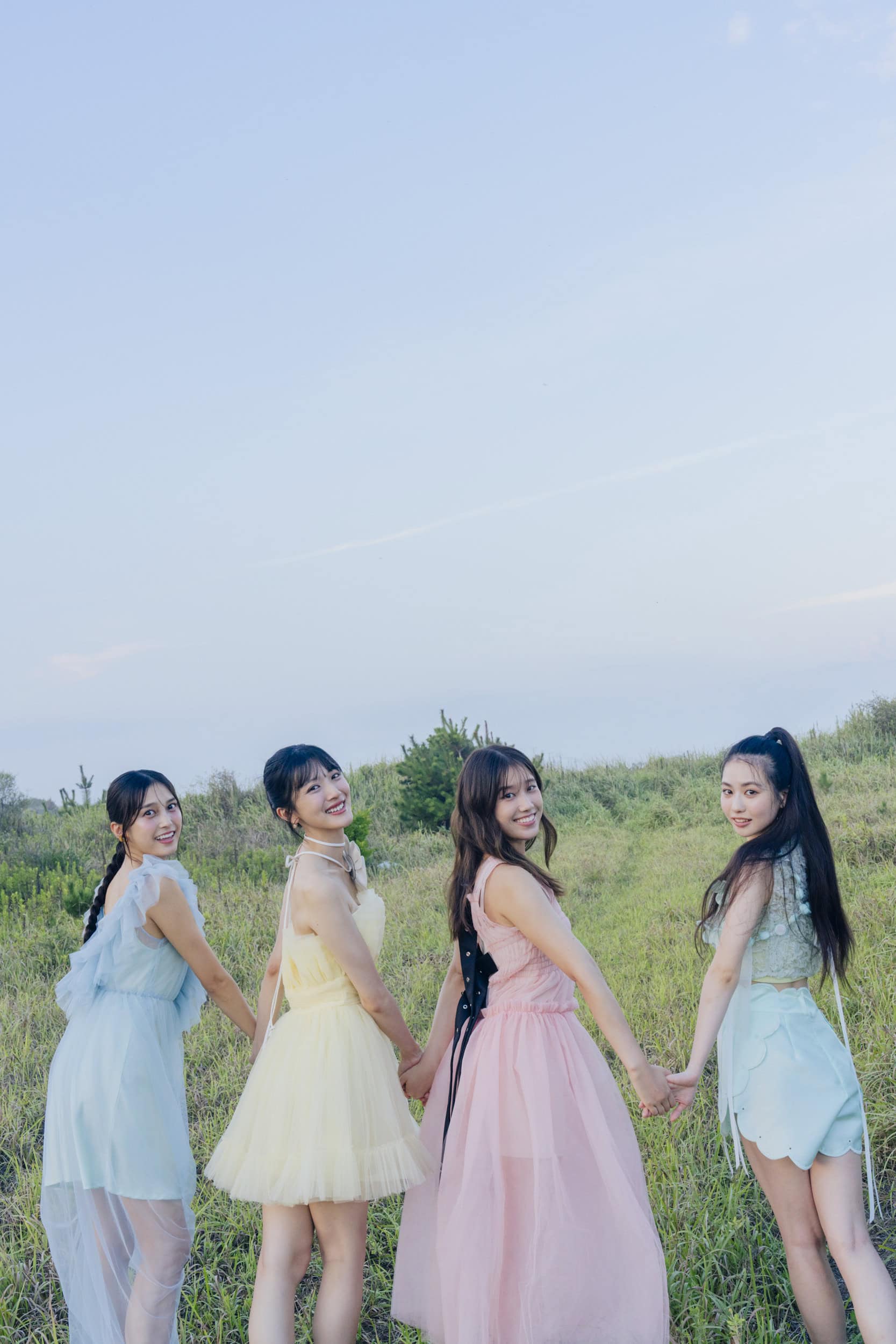 【ソロ表紙の予約開始】J-GIRL「＃国民的彼女」2nd写真集発売決定！ 大藤小百合、桃、小山璃奈、金子のあの4人が魅せるナチュラル＆ドリー ...